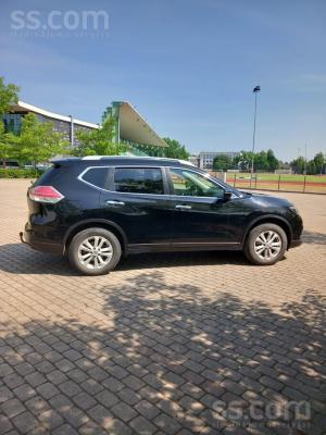 Melns Nissan X-Trail 2016 Jelgava, ar dzinēja tilpumu 1.60 L un nobraukumu 258 tūkst. km par 7100 €, foto  vietnē AUTOMOTO.COM.LV
