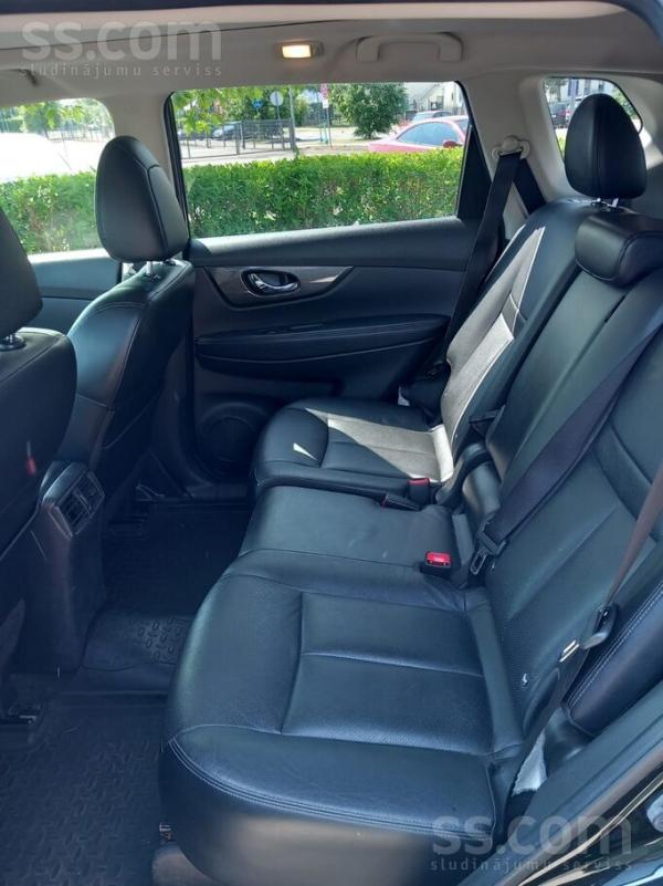 Black Nissan X-Trail 2016 in Jelgava, with an engine capacity of 1.60 L and mileage of 258 thousand km for 7100 €, photo 9 on AUTOMOTO.COM.LV