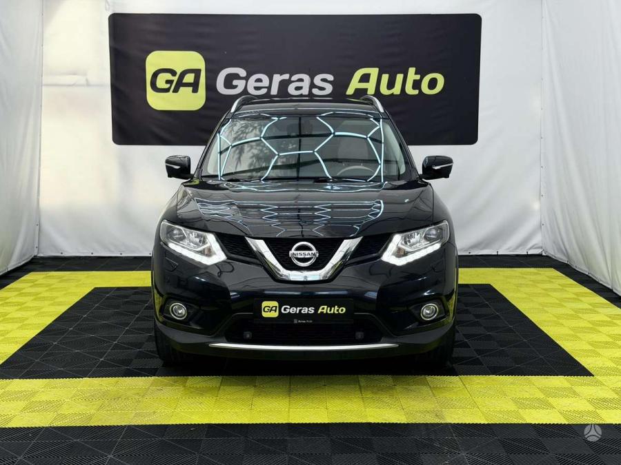 Black Nissan X-Trail 2016 in Vilnius, with an engine capacity of 1.60 L and mileage of 270 thousand km for 9700 €, photo 8 on AUTOMOTO.COM.LV