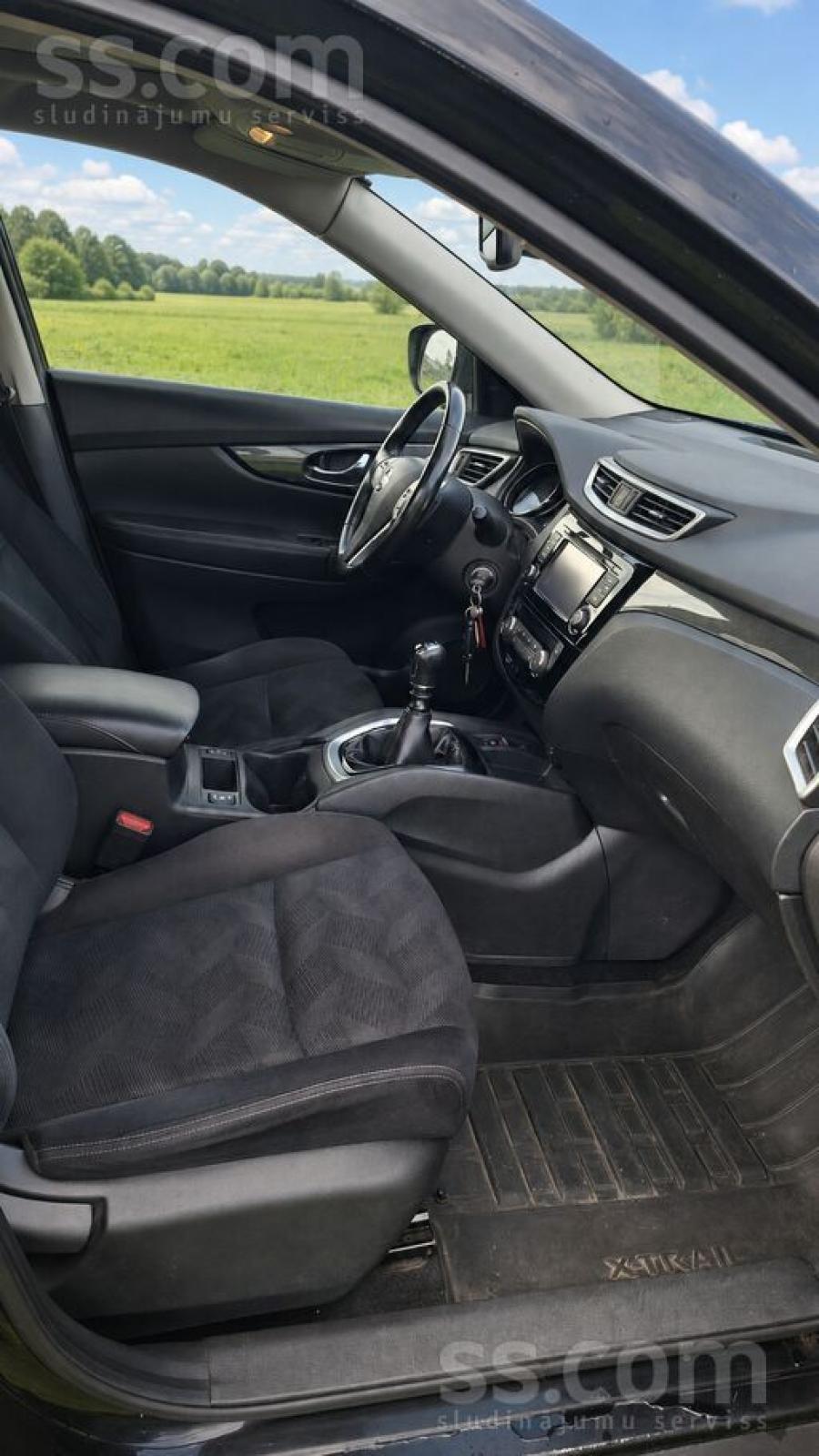 Black Nissan X-Trail 2016 in Ogre, with an engine capacity of 1.60 L and mileage of 245 thousand km for 7800 €, photo 7 on AUTOMOTO.COM.LV