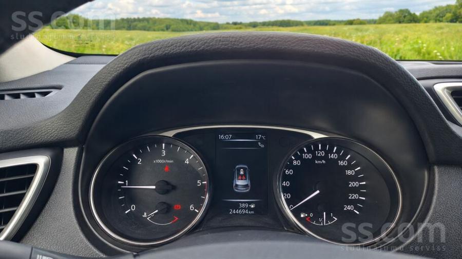 Black Nissan X-Trail 2016 in Ogre, with an engine capacity of 1.60 L and mileage of 245 thousand km for 7800 €, photo 10 on AUTOMOTO.COM.LV