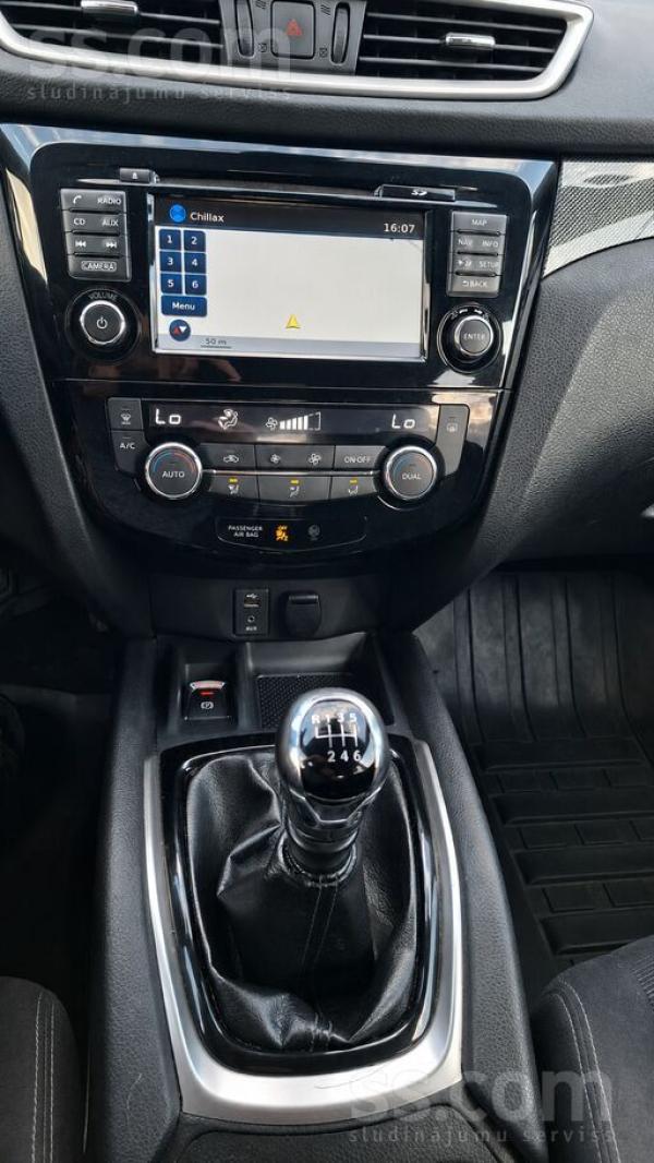 Black Nissan X-Trail 2016 in Ogre, with an engine capacity of 1.60 L and mileage of 245 thousand km for 7800 €, photo 10 on AUTOMOTO.COM.LV