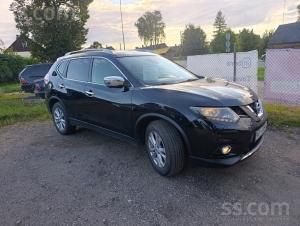 Black Nissan X-Trail 2016 in Rezekne, with an engine capacity of 1.60 L and mileage of 245 thousand km for 7550 €, photo 4 on AUTOMOTO.COM.LV