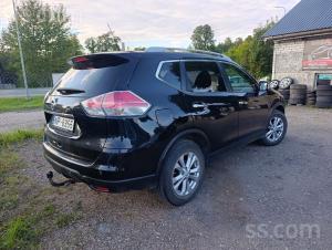 Black Nissan X-Trail 2016 in Rezekne, with an engine capacity of 1.60 L and mileage of 245 thousand km for 7550 €, photo 5 on AUTOMOTO.COM.LV