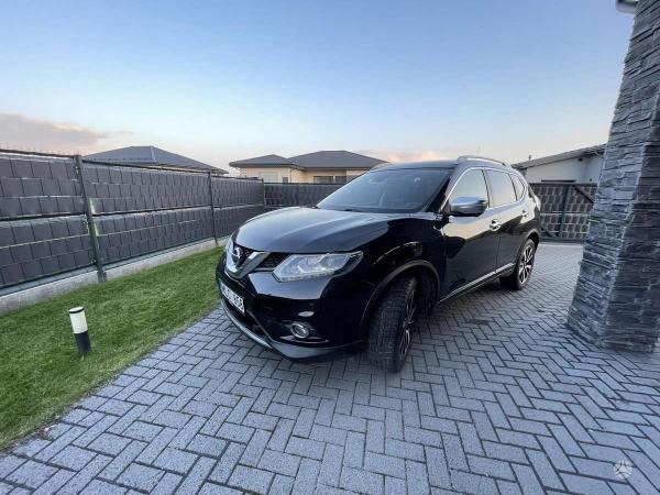Black Nissan X-Trail 2016 in Panevezys, with an engine capacity of 1.60 L and mileage of 136 thousand km for 11500 €, photo 7 on AUTOMOTO.COM.LV