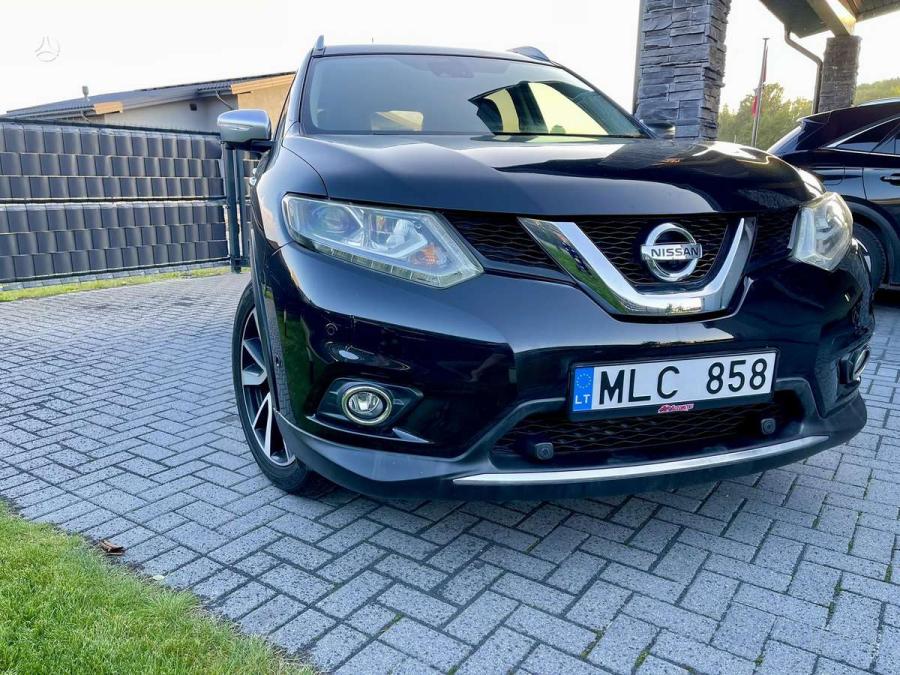 Black Nissan X-Trail 2016 in Panevezys, with an engine capacity of 1.60 L and mileage of 136 thousand km for 11500 €, photo 10 on AUTOMOTO.COM.LV