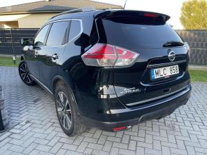 Black Nissan X-Trail 2016 in Panevezys, with an engine capacity of 1.60 L and mileage of 136 thousand km for 11500 €, photo 11 on AUTOMOTO.COM.LV