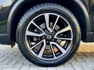 Black Nissan X-Trail 2016 in Panevezys, with an engine capacity of 1.60 L and mileage of 136 thousand km for 11500 €, photo 12 on AUTOMOTO.COM.LV