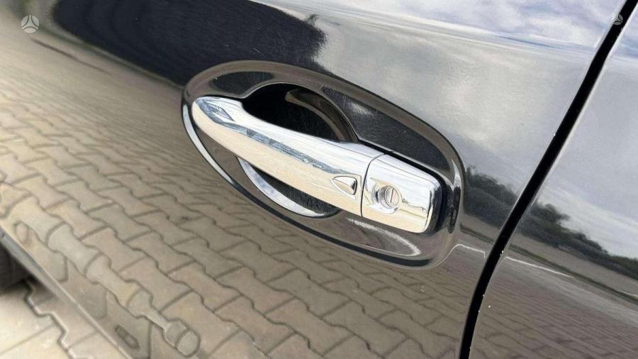 Black Nissan X-Trail 2016 in Panevezys, with an engine capacity of 1.60 L and mileage of 136 thousand km for 11500 €, photo 13 on AUTOMOTO.COM.LV