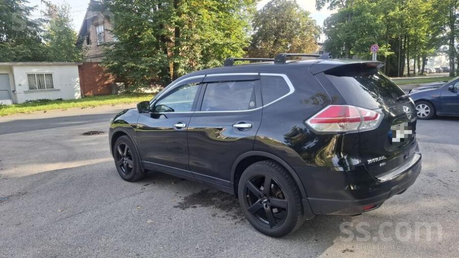 Melns Nissan X-Trail 2016 Rīga, ar dzinēja tilpumu 1.60 L un nobraukumu 140 tūkst. km par 9000 €, foto 4 vietnē AUTOMOTO.COM.LV