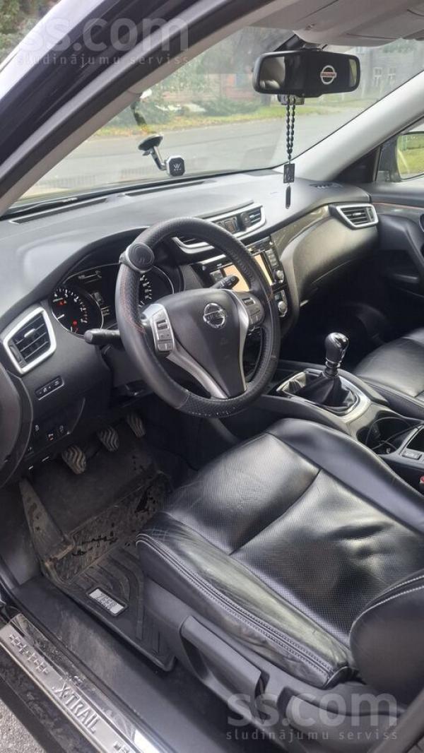 Melns Nissan X-Trail 2016 Rīga, ar dzinēja tilpumu 1.60 L un nobraukumu 140 tūkst. km par 9000 €, foto 6 vietnē AUTOMOTO.COM.LV