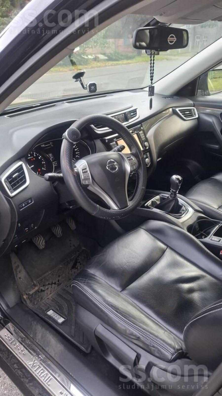 Melns Nissan X-Trail 2016 Rīga, ar dzinēja tilpumu 1.60 L un nobraukumu 140 tūkst. km par 9000 €, foto 6 vietnē AUTOMOTO.COM.LV