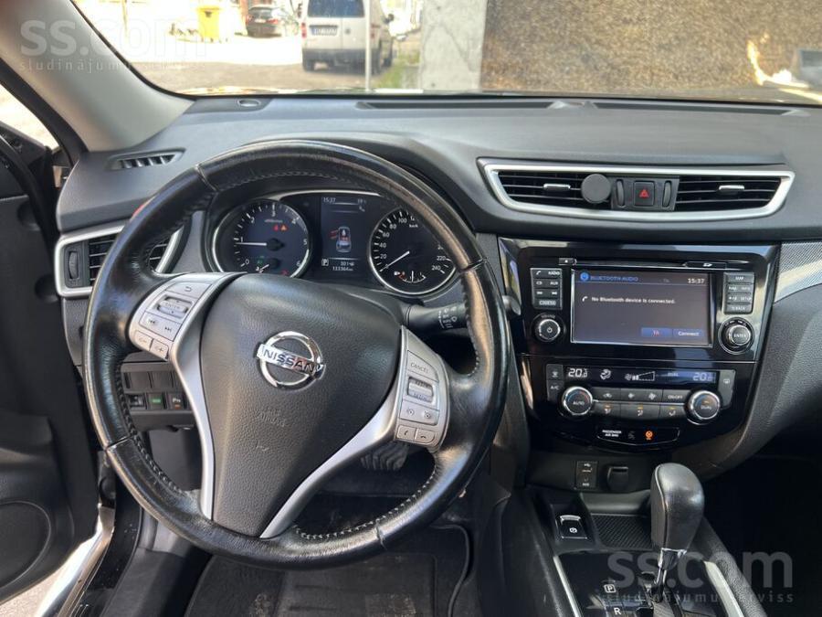 Melns Nissan X-Trail 2016 Rīga, ar dzinēja tilpumu 1.60 L un nobraukumu 135 tūkst. km par 8500 €, foto 3 vietnē AUTOMOTO.COM.LV