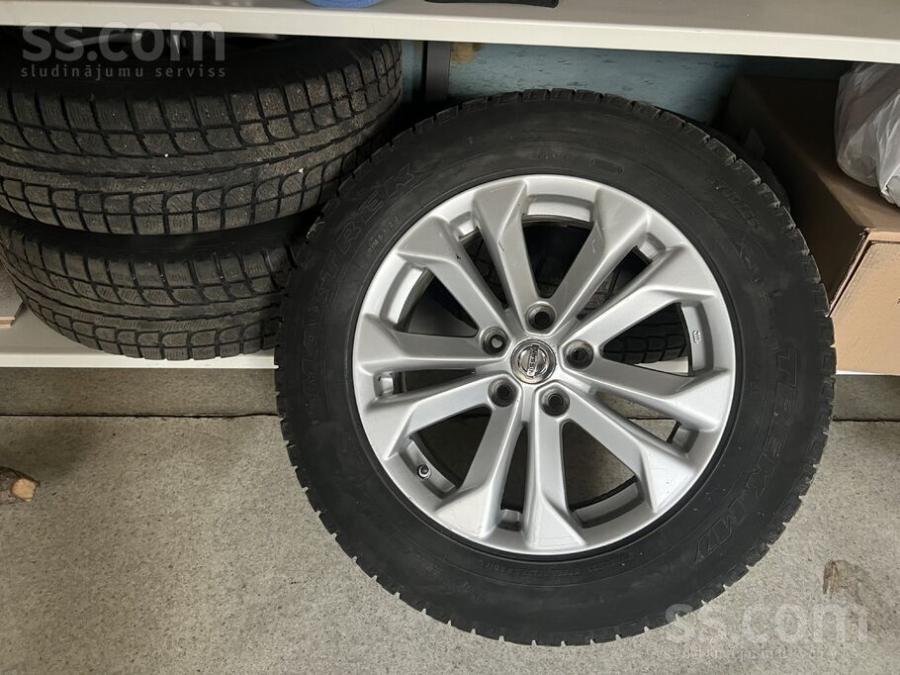 Melns Nissan X-Trail 2016 Rīga, ar dzinēja tilpumu 1.60 L un nobraukumu 135 tūkst. km par 8500 €, foto 4 vietnē AUTOMOTO.COM.LV