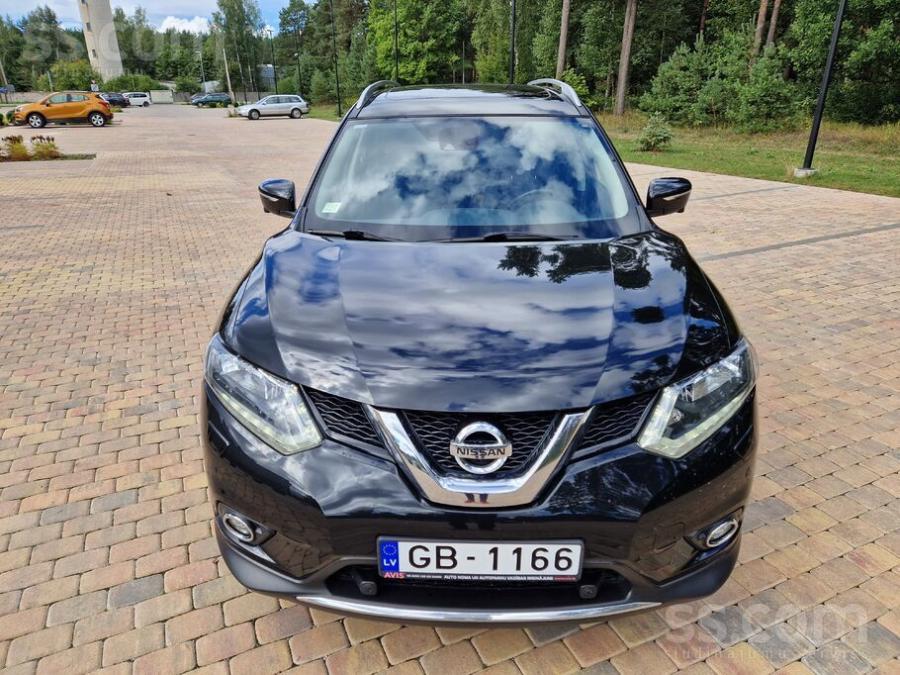 Black Nissan X-Trail 2017 in Riga, with an engine capacity of 1.60 L and mileage of 126 thousand km for 14000 €, photo 3 on AUTOMOTO.COM.LV