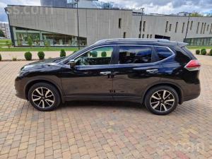 Black Nissan X-Trail 2017 in Riga, with an engine capacity of 1.60 L and mileage of 126 thousand km for 14000 €, photo 7 on AUTOMOTO.COM.LV