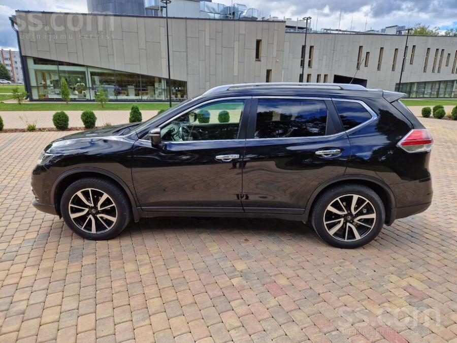 Black Nissan X-Trail 2017 in Riga, with an engine capacity of 1.60 L and mileage of 126 thousand km for 14000 €, photo 7 on AUTOMOTO.COM.LV