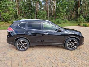 Black Nissan X-Trail 2017 in Riga, with an engine capacity of 1.60 L and mileage of 126 thousand km for 14000 €, photo 8 on AUTOMOTO.COM.LV