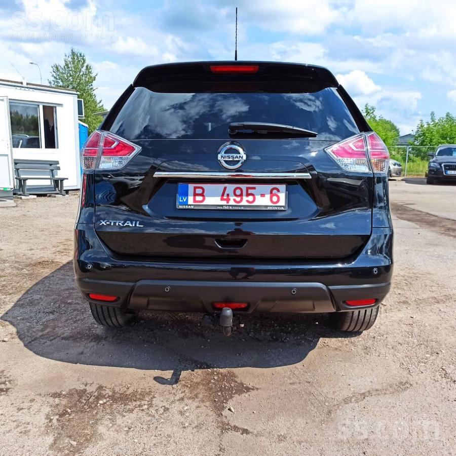 Black Nissan X-Trail 2017 in Daugavpils, with an engine capacity of 2.00 L and mileage of 0 thousand km for 12900 €, photo 6 on AUTOMOTO.COM.LV