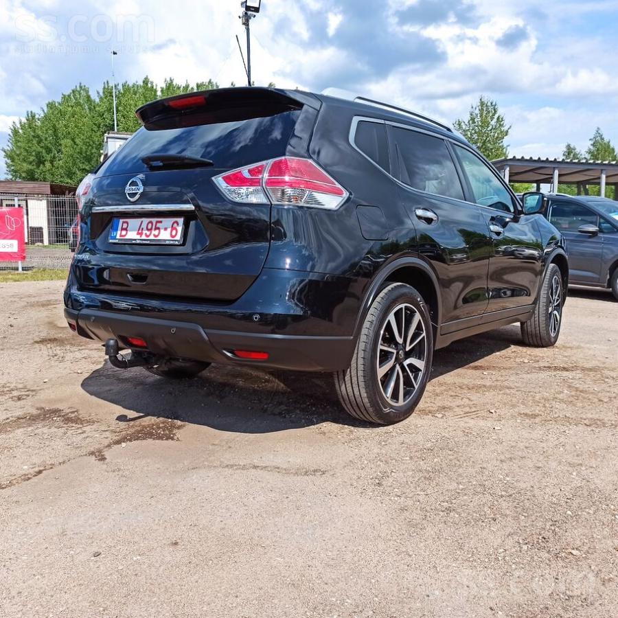 Black Nissan X-Trail 2017 in Daugavpils, with an engine capacity of 2.00 L and mileage of 0 thousand km for 12900 €, photo 7 on AUTOMOTO.COM.LV