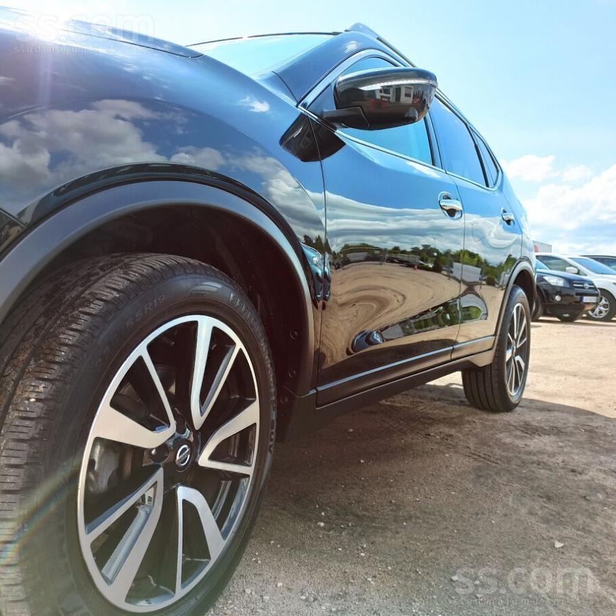 Black Nissan X-Trail 2017 in Daugavpils, with an engine capacity of 2.00 L and mileage of 0 thousand km for 12900 €, photo 9 on AUTOMOTO.COM.LV