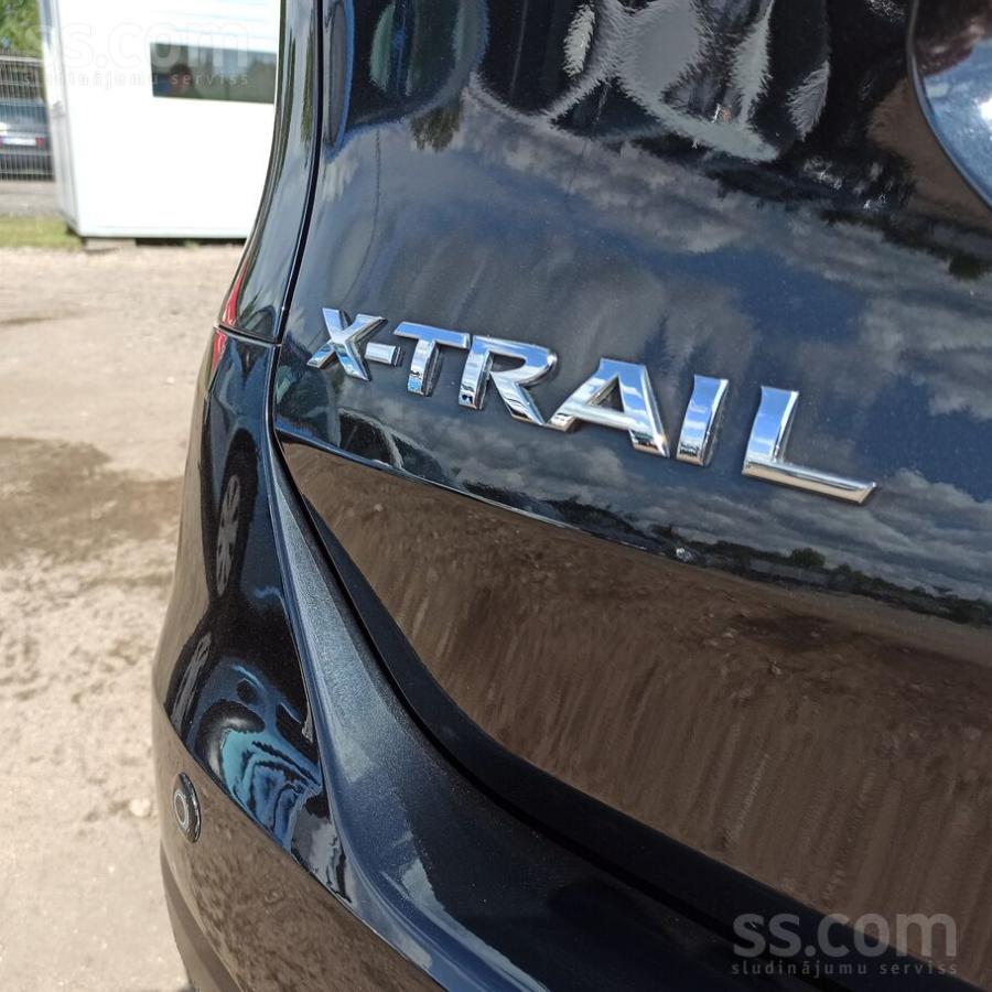 Black Nissan X-Trail 2017 in Daugavpils, with an engine capacity of 2.00 L and mileage of 0 thousand km for 12900 €, photo 11 on AUTOMOTO.COM.LV
