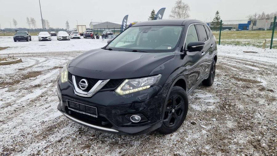 Black Nissan X-Trail 2017 in Marijampole, with an engine capacity of 2.00 L and mileage of 270 thousand km for 10490 €, photo 1 on AUTOMOTO.COM.LV