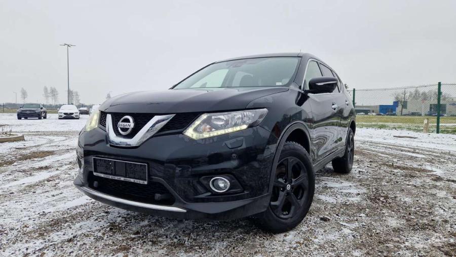 Black Nissan X-Trail 2017 in Marijampole, with an engine capacity of 2.00 L and mileage of 270 thousand km for 10490 €, photo 2 on AUTOMOTO.COM.LV