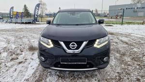 Black Nissan X-Trail 2017 in Marijampole, with an engine capacity of 2.00 L and mileage of 270 thousand km for 10490 €, photo 3 on AUTOMOTO.COM.LV