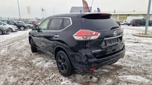 Black Nissan X-Trail 2017 in Marijampole, with an engine capacity of 2.00 L and mileage of 270 thousand km for 10490 €, photo 9 on AUTOMOTO.COM.LV