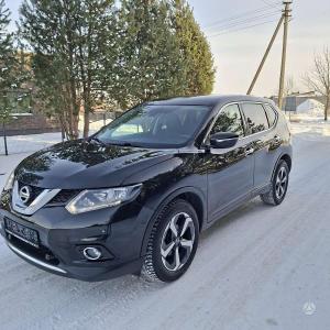 Black Nissan X-Trail 2017 in Panevezys, with an engine capacity of 1.60 L and mileage of 86 thousand km for 11900 €, photo 2 on AUTOMOTO.COM.LV