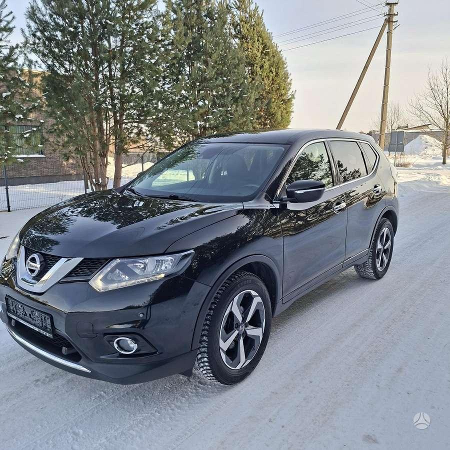 Black Nissan X-Trail 2017 in Panevezys, with an engine capacity of 1.60 L and mileage of 86 thousand km for 11900 €, photo 2 on AUTOMOTO.COM.LV