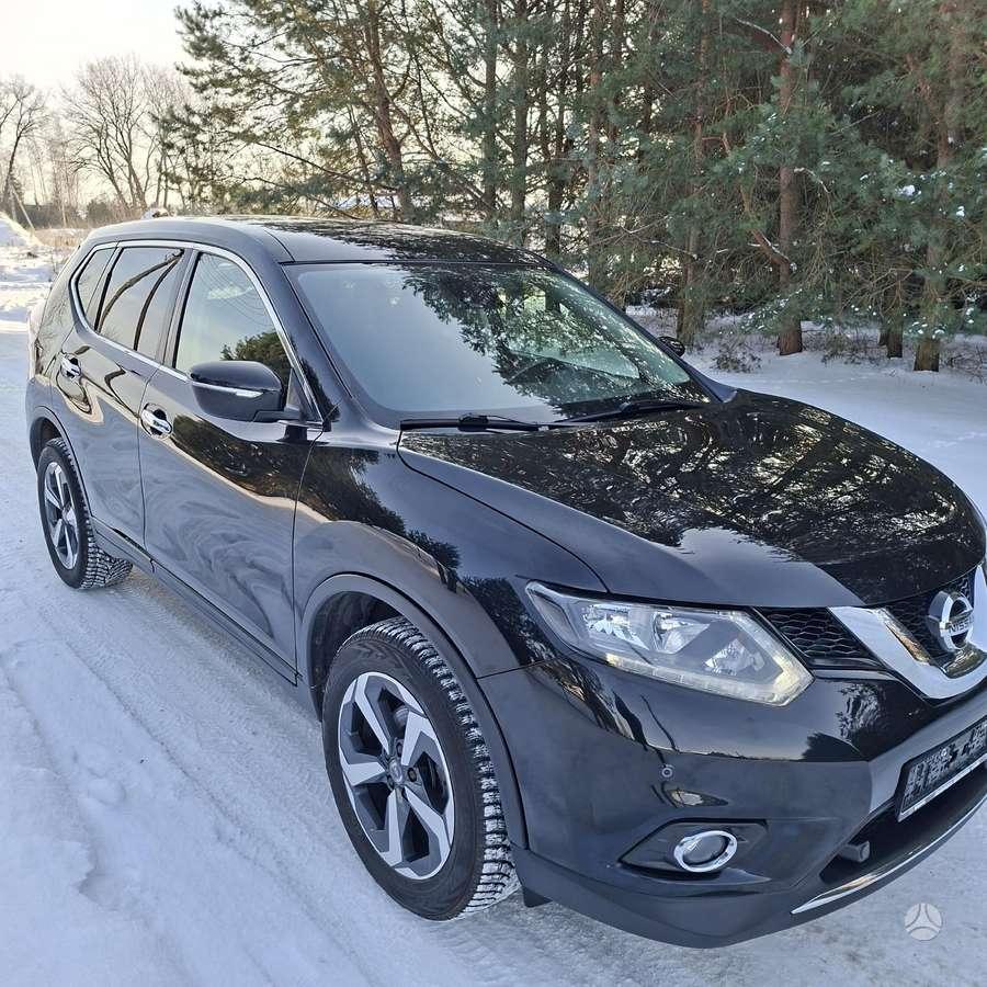 Black Nissan X-Trail 2017 in Panevezys, with an engine capacity of 1.60 L and mileage of 86 thousand km for 11900 €, photo 8 on AUTOMOTO.COM.LV