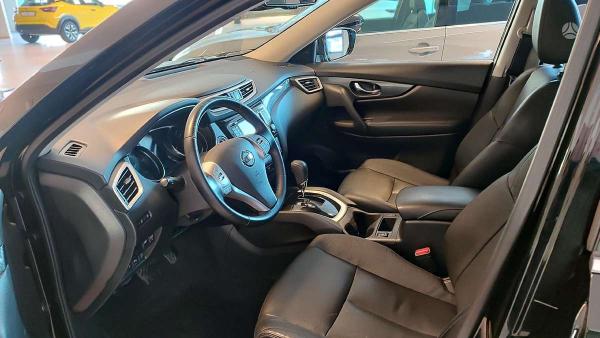 Black Nissan X-Trail 2017 in Siauliai, with an engine capacity of 2.00 L and mileage of 123 thousand km for 12600 €, photo 11 on AUTOMOTO.COM.LV