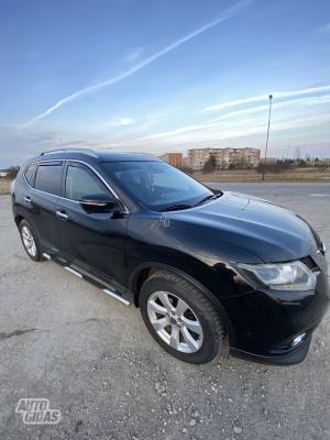 Black Nissan X-Trail 2017 in Siauliai, with an engine capacity of 1.60 L and mileage of 195 thousand km for 8800 €, photo 5 on AUTOMOTO.COM.LV