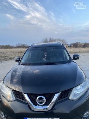 Black Nissan X-Trail 2017 in Siauliai, with an engine capacity of 1.60 L and mileage of 195 thousand km for 8800 €, photo 6 on AUTOMOTO.COM.LV