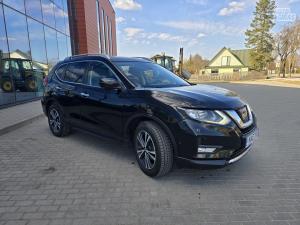 Black Nissan X-Trail 2017 in Vilnius, with an engine capacity of 1.60 L and mileage of 253 thousand km for 11500 €, photo 2 on AUTOMOTO.COM.LV