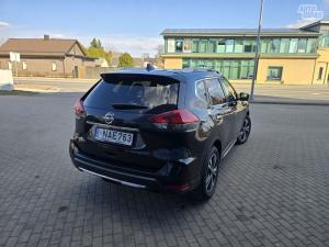 Black Nissan X-Trail 2017 in Vilnius, with an engine capacity of 1.60 L and mileage of 253 thousand km for 11500 €, photo 3 on AUTOMOTO.COM.LV