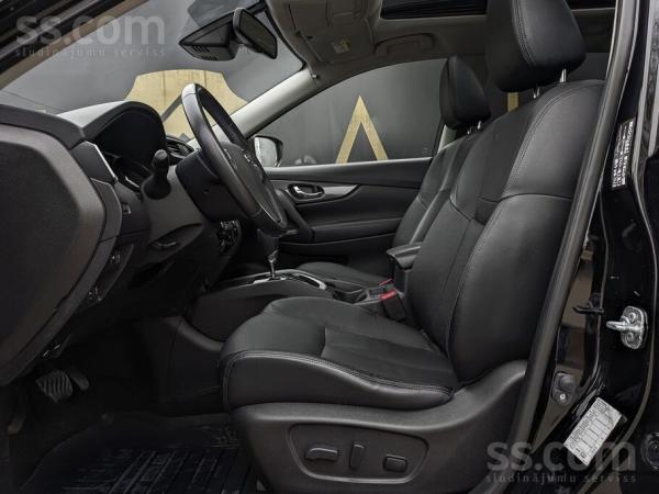 Black Nissan X-Trail 2017 in Tukums, with an engine capacity of 1.60 L and mileage of 129 thousand km for 13500 €, photo 6 on AUTOMOTO.COM.LV