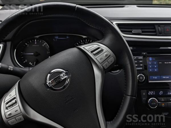 Black Nissan X-Trail 2017 in Tukums, with an engine capacity of 1.60 L and mileage of 129 thousand km for 13500 €, photo 10 on AUTOMOTO.COM.LV