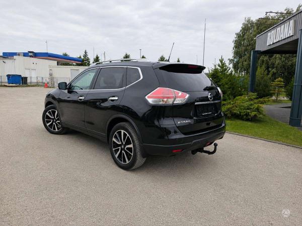 Melns Nissan X-Trail 2017 Pakruojis, ar dzinēja tilpumu 1.60 L un nobraukumu 196 tūkst. km par 9500 €, foto 5 vietnē AUTOMOTO.COM.LV