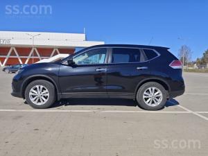 Melns Nissan X-Trail 2017 Rēzekne, ar dzinēja tilpumu 1.60 L un nobraukumu 92 tūkst. km par 10500 €, foto  vietnē AUTOMOTO.COM.LV