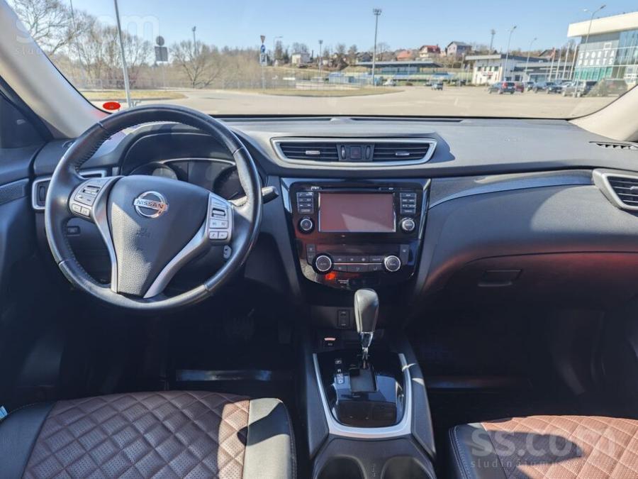 Melns Nissan X-Trail 2017 Rēzekne, ar dzinēja tilpumu 1.60 L un nobraukumu 92 tūkst. km par 10500 €, foto 3 vietnē AUTOMOTO.COM.LV