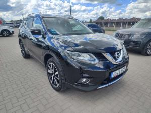 Black Nissan X-Trail 2017 in Taurage, with an engine capacity of 1.60 L and mileage of 155 thousand km for 10550 €, photo 4 on AUTOMOTO.COM.LV