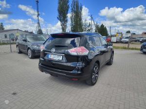 Black Nissan X-Trail 2017 in Taurage, with an engine capacity of 1.60 L and mileage of 155 thousand km for 10550 €, photo 6 on AUTOMOTO.COM.LV