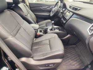 Black Nissan X-Trail 2017 in Taurage, with an engine capacity of 1.60 L and mileage of 155 thousand km for 10550 €, photo 13 on AUTOMOTO.COM.LV