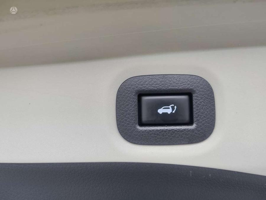 Black Nissan X-Trail 2017 in Taurage, with an engine capacity of 1.60 L and mileage of 155 thousand km for 10550 €, photo 21 on AUTOMOTO.COM.LV