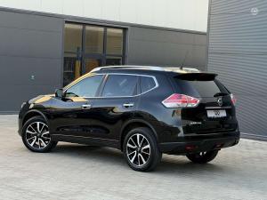 Black Nissan X-Trail 2017 in Kaunas, with an engine capacity of 2.00 L and mileage of 220 thousand km for 12790 €, photo 4 on AUTOMOTO.COM.LV