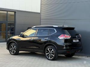 Black Nissan X-Trail 2017 in Kaunas, with an engine capacity of 2.00 L and mileage of 220 thousand km for 12790 €, photo 8 on AUTOMOTO.COM.LV