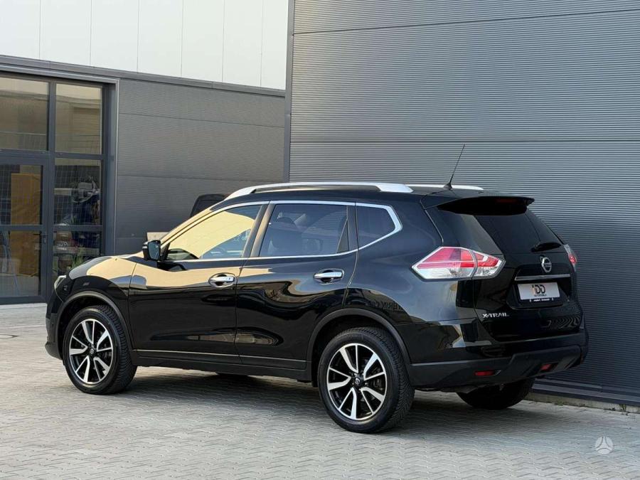 Black Nissan X-Trail 2017 in Kaunas, with an engine capacity of 2.00 L and mileage of 220 thousand km for 12790 €, photo 8 on AUTOMOTO.COM.LV